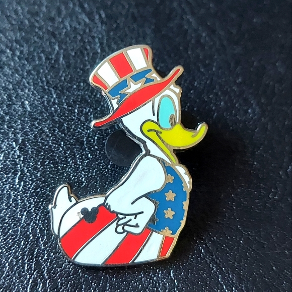 Disney | Accessories | Disney Pin Donald Duck America Flag | Poshmark